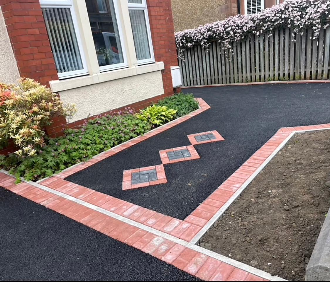 Tarmac Driveway Edinburgh with Monoblock Border